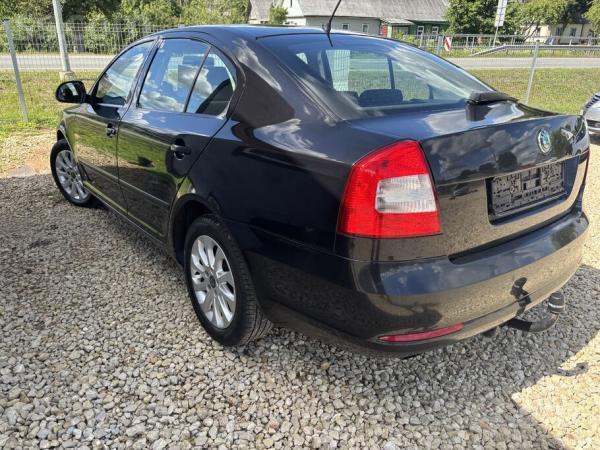 Melns Skoda Octavia 2012 Rēzekne, ar dzinēja tilpumu 1.60 L un nobraukumu 259 tūkst. km par 3250 €, foto 5 vietnē AUTOMOTO.COM.LV
