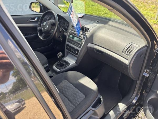 Melns Skoda Octavia 2012 Rēzekne, ar dzinēja tilpumu 1.60 L un nobraukumu 259 tūkst. km par 3250 €, foto 7 vietnē AUTOMOTO.COM.LV