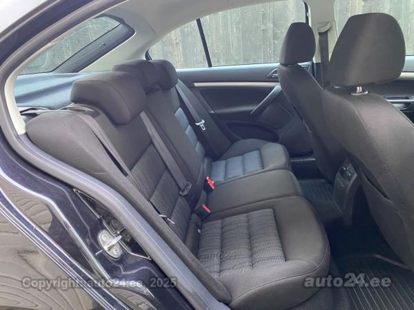 Melns Skoda Octavia 2013 Tallina, ar dzinēja tilpumu 1.60 L un nobraukumu 274 tūkst. km par 4990 €, foto 11 vietnē AUTOMOTO.COM.LV
