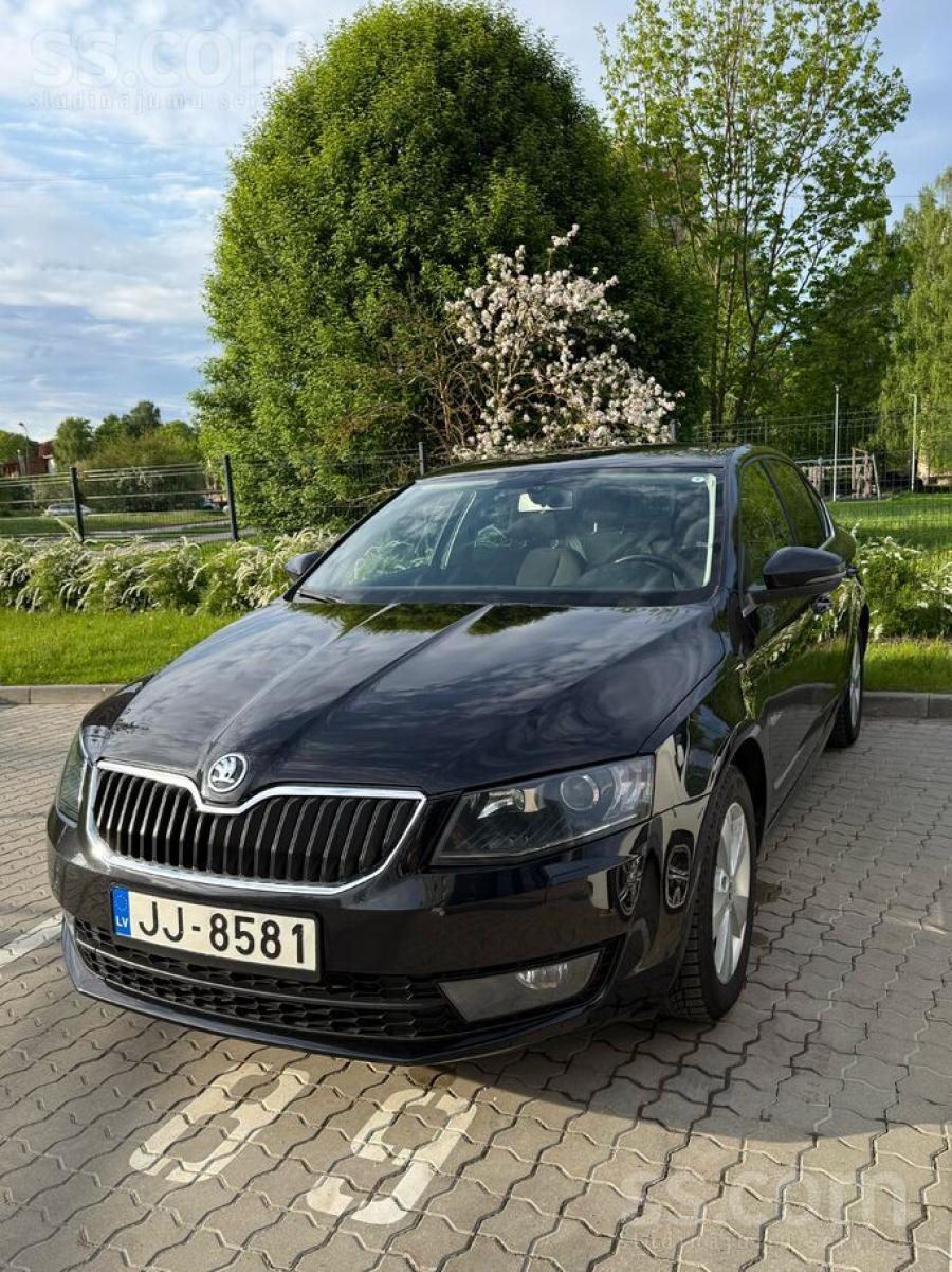 Черный Шкода Октавия 2013 в Рига, объемом двигателя 1.60 л и пробегом 237 тыс. км за 5500 €, фото 1 на AUTOMOTO.COM.LV