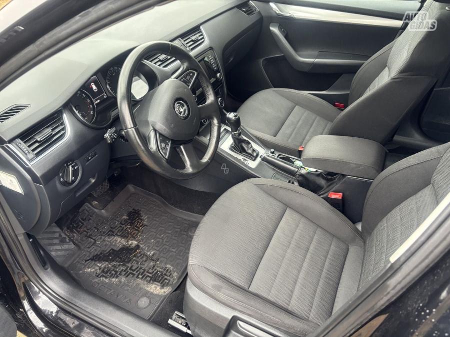 Black Skoda Octavia 2014 in Jurbarkas, with an engine capacity of 2.00 L and mileage of 266 thousand km for 5950 €, photo 18 on AUTOMOTO.COM.LV