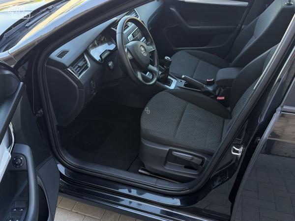 Black Skoda Octavia 2014 in Kretinga, with an engine capacity of 1.60 L and mileage of 228 thousand km for 6950 €, photo 9 on AUTOMOTO.COM.LV