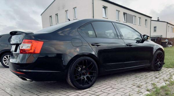 Melns Skoda Octavia 2014 Klaipėda, ar dzinēja tilpumu 1.98 L un nobraukumu 286 tūkst. km par 9500 €, foto 3 vietnē AUTOMOTO.COM.LV