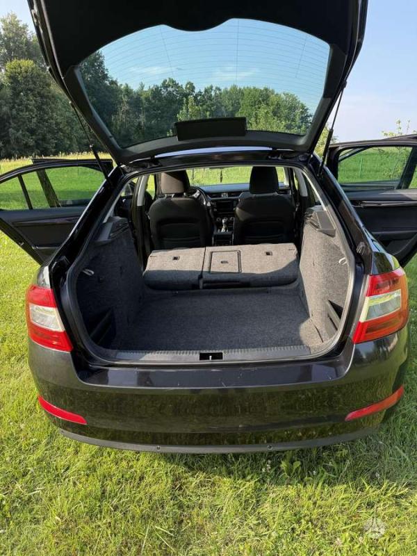 Black Skoda Octavia 2014 in Vilnius, with an engine capacity of 1.60 L and mileage of 375 thousand km for 4950 €, photo 7 on AUTOMOTO.COM.LV