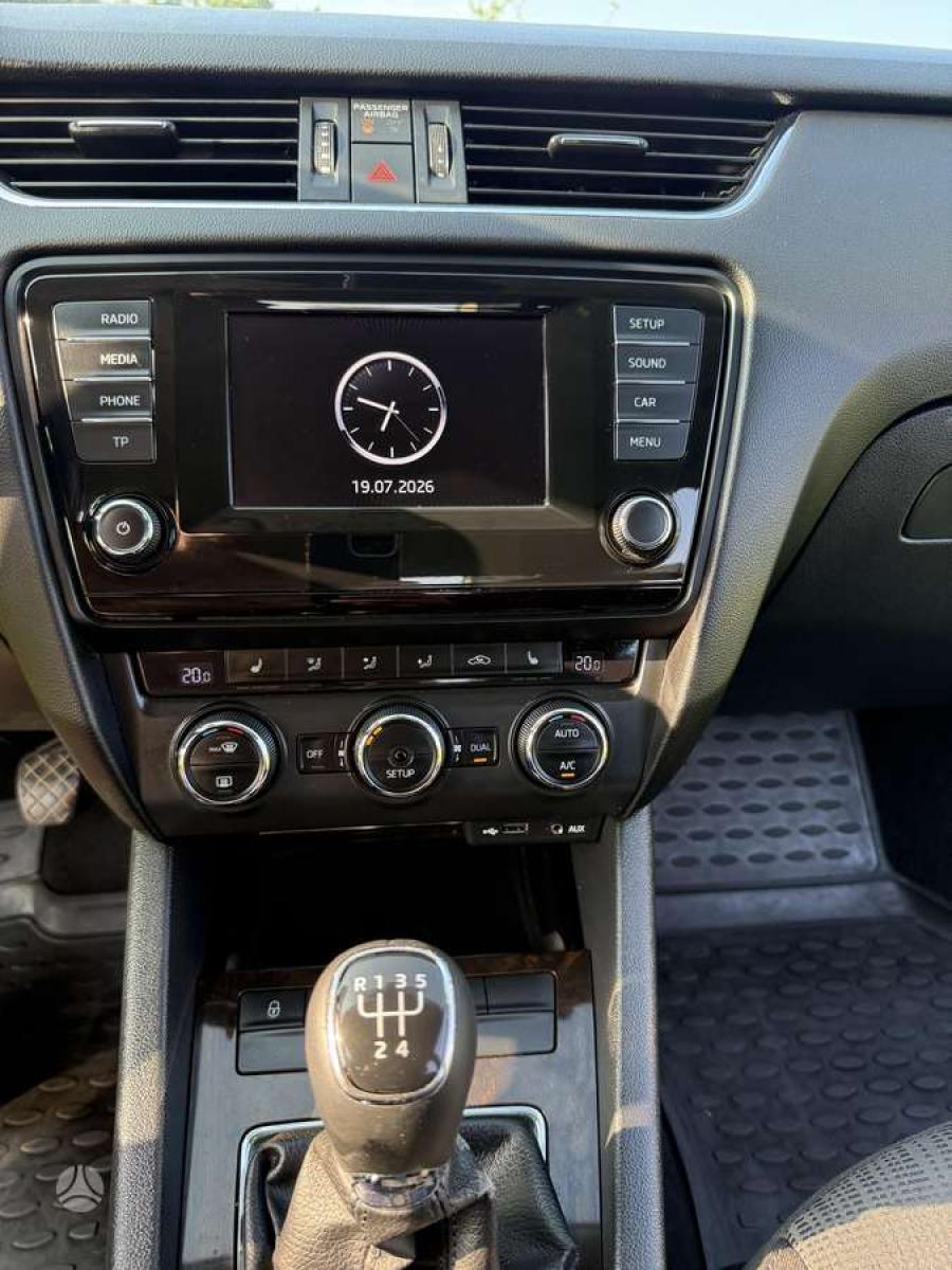 Melns Skoda Octavia 2014 Viļņa, ar dzinēja tilpumu 1.60 L un nobraukumu 375 tūkst. km par 4950 €, foto 16 vietnē AUTOMOTO.COM.LV