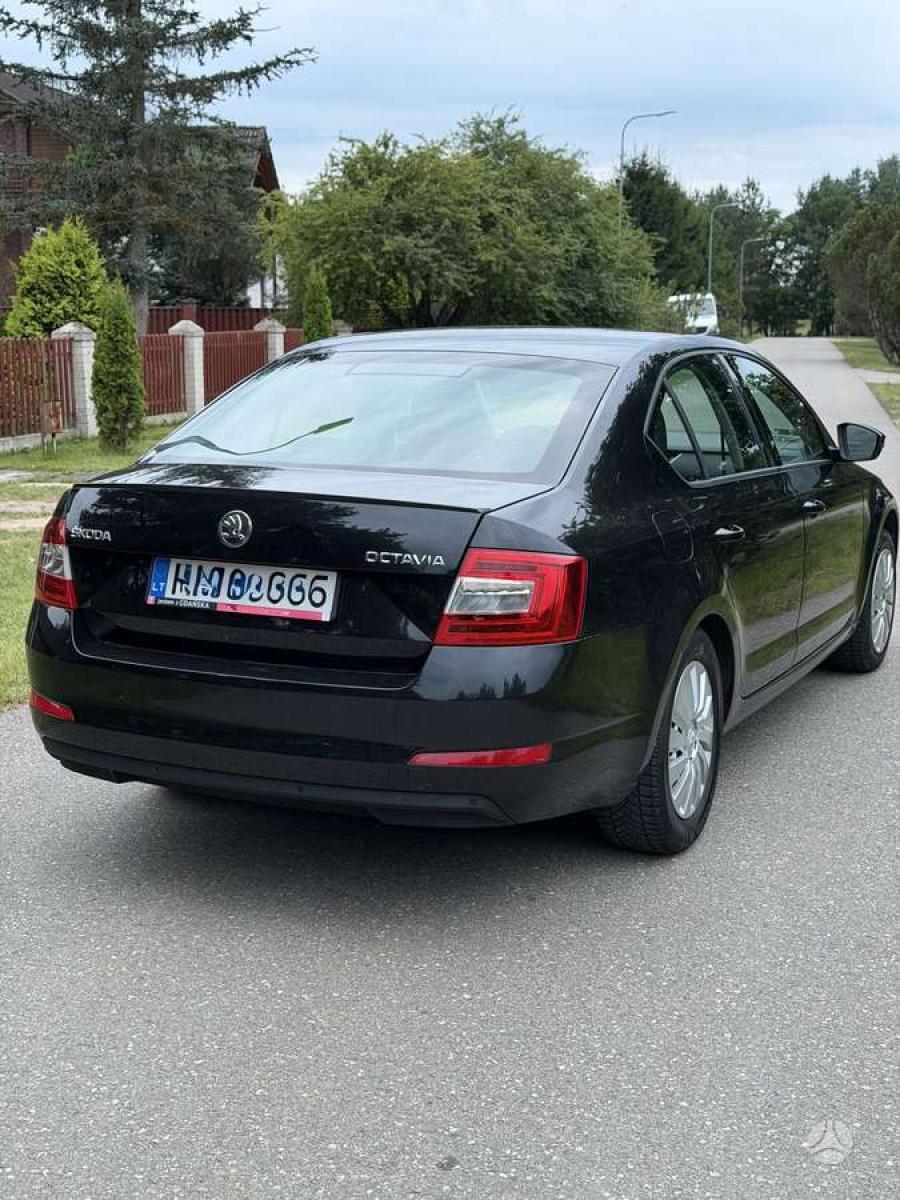 Black Skoda Octavia 2014 in Vilnius, with an engine capacity of 1.80 L and mileage of 300 thousand km for 3750 €, photo 4 on AUTOMOTO.COM.LV