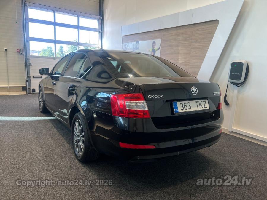 Black Skoda Octavia 2014 in Paide, with an engine capacity of 1.40 L and mileage of 291 thousand km for 4000 €, photo 4 on AUTOMOTO.COM.LV