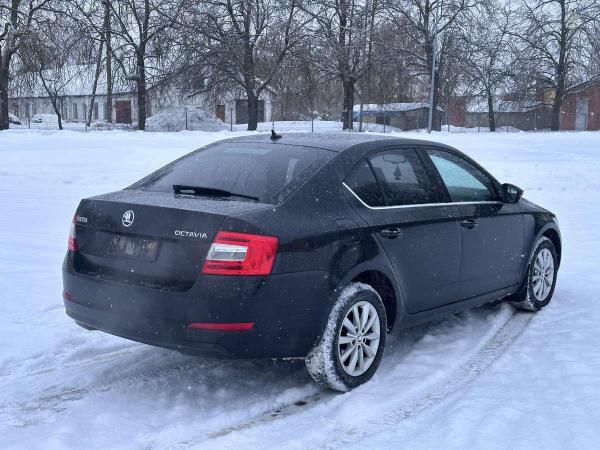 Melns Skoda Octavia 2015 Viļņa, ar dzinēja tilpumu 1.60 L un nobraukumu 308 tūkst. km par 6700 €, foto 4 vietnē AUTOMOTO.COM.LV