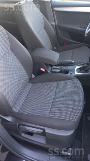 Melns Skoda Octavia 2016 Rīga, ar dzinēja tilpumu 1.60 L un nobraukumu 208 tūkst. km par 6800 €, foto 13 vietnē AUTOMOTO.COM.LV