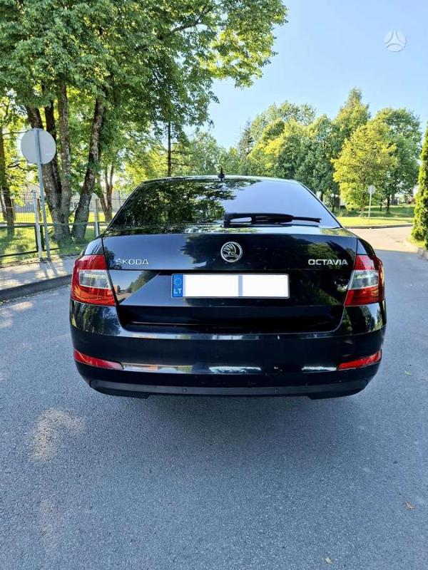 Black Skoda Octavia 2016 in Taurage, with an engine capacity of 1.97 L and mileage of 271 thousand km for 6999 €, photo 5 on AUTOMOTO.COM.LV