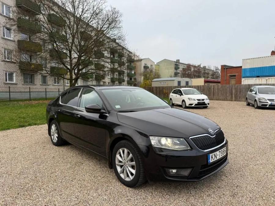 Melns Skoda Octavia 2016 Ventspils, ar dzinēja tilpumu 1.40 L un nobraukumu 202 tūkst. km par 7800 €, foto 4 vietnē AUTOMOTO.COM.LV