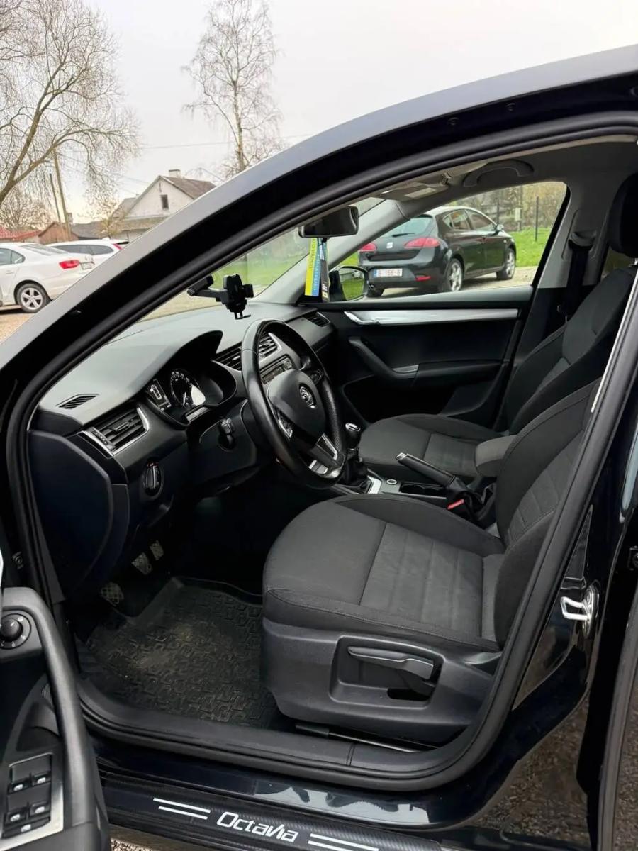Melns Skoda Octavia 2016 Ventspils, ar dzinēja tilpumu 1.40 L un nobraukumu 202 tūkst. km par 7800 €, foto 9 vietnē AUTOMOTO.COM.LV