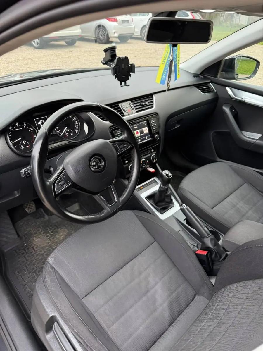 Melns Skoda Octavia 2016 Ventspils, ar dzinēja tilpumu 1.40 L un nobraukumu 202 tūkst. km par 7800 €, foto 10 vietnē AUTOMOTO.COM.LV