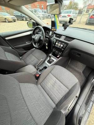 Melns Skoda Octavia 2016 Ventspils, ar dzinēja tilpumu 1.40 L un nobraukumu 202 tūkst. km par 7800 €, foto 12 vietnē AUTOMOTO.COM.LV