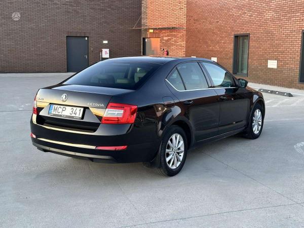 Melns Skoda Octavia 2016 Viļņa, ar dzinēja tilpumu 1.60 L un nobraukumu 390 tūkst. km par 5500 €, foto 6 vietnē AUTOMOTO.COM.LV
