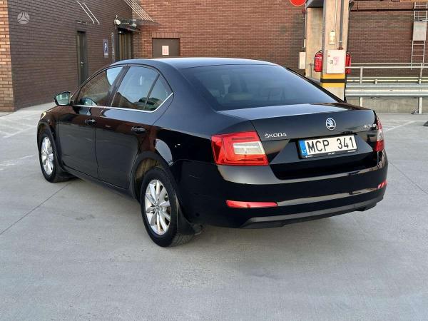 Melns Skoda Octavia 2016 Viļņa, ar dzinēja tilpumu 1.60 L un nobraukumu 390 tūkst. km par 5500 €, foto 8 vietnē AUTOMOTO.COM.LV