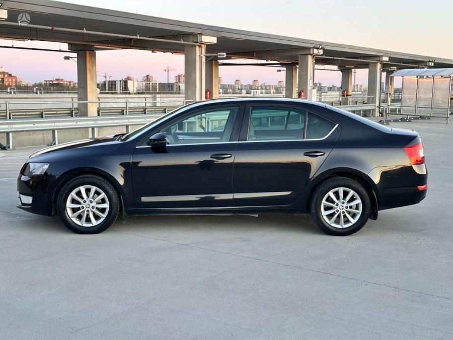 Black Skoda Octavia 2016 in Vilnius, with an engine capacity of 1.60 L and mileage of 390 thousand km for 5500 €, photo 10 on AUTOMOTO.COM.LV