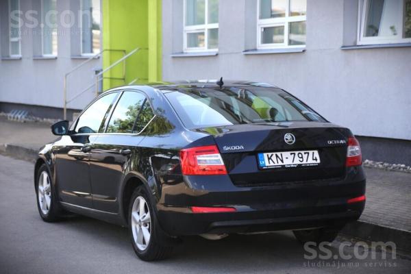 Black Skoda Octavia 2016 in Riga, with an engine capacity of 1.40 L and mileage of 159 thousand km for 7495 €, photo 5 on AUTOMOTO.COM.LV
