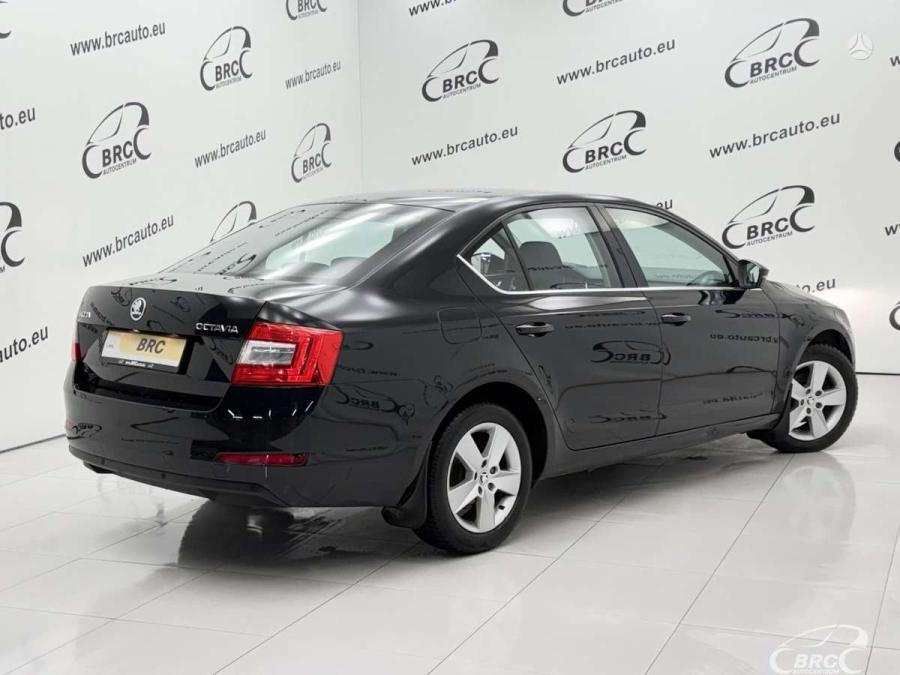 Melns Skoda Octavia 2017 Viļņa, ar dzinēja tilpumu 1.60 L un nobraukumu 202 tūkst. km par 6500 €, foto 4 vietnē AUTOMOTO.COM.LV