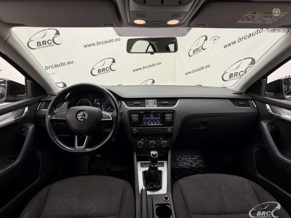 Melns Skoda Octavia 2017 Viļņa, ar dzinēja tilpumu 1.60 L un nobraukumu 202 tūkst. km par 6500 €, foto 4 vietnē AUTOMOTO.COM.LV