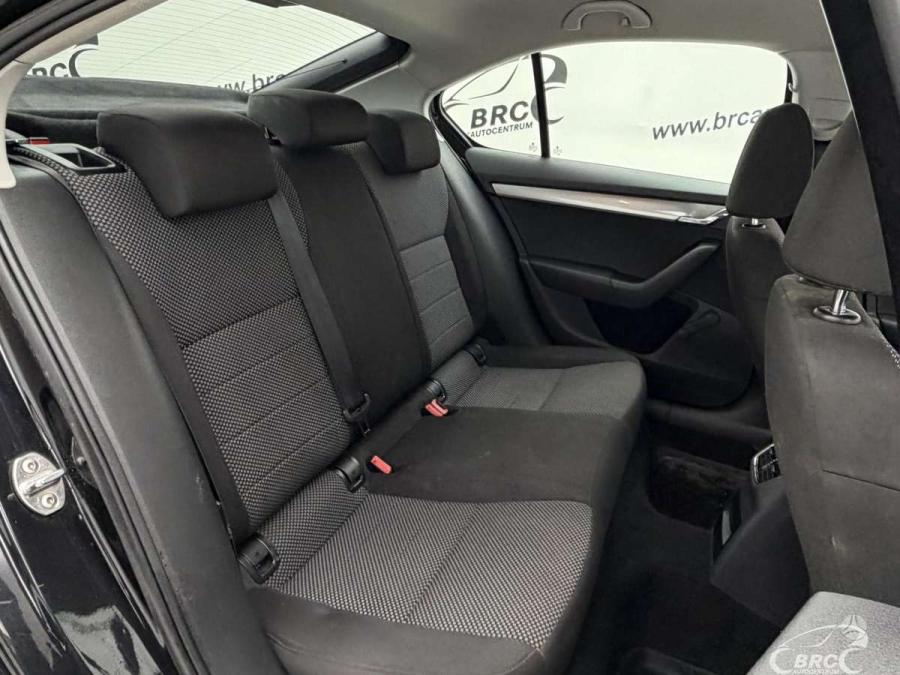 Melns Skoda Octavia 2017 Viļņa, ar dzinēja tilpumu 1.60 L un nobraukumu 202 tūkst. km par 6500 €, foto 13 vietnē AUTOMOTO.COM.LV