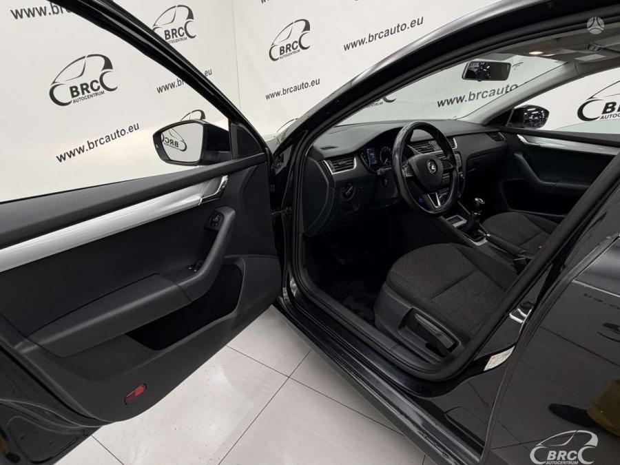 Melns Skoda Octavia 2017 Viļņa, ar dzinēja tilpumu 1.60 L un nobraukumu 202 tūkst. km par 6500 €, foto 20 vietnē AUTOMOTO.COM.LV