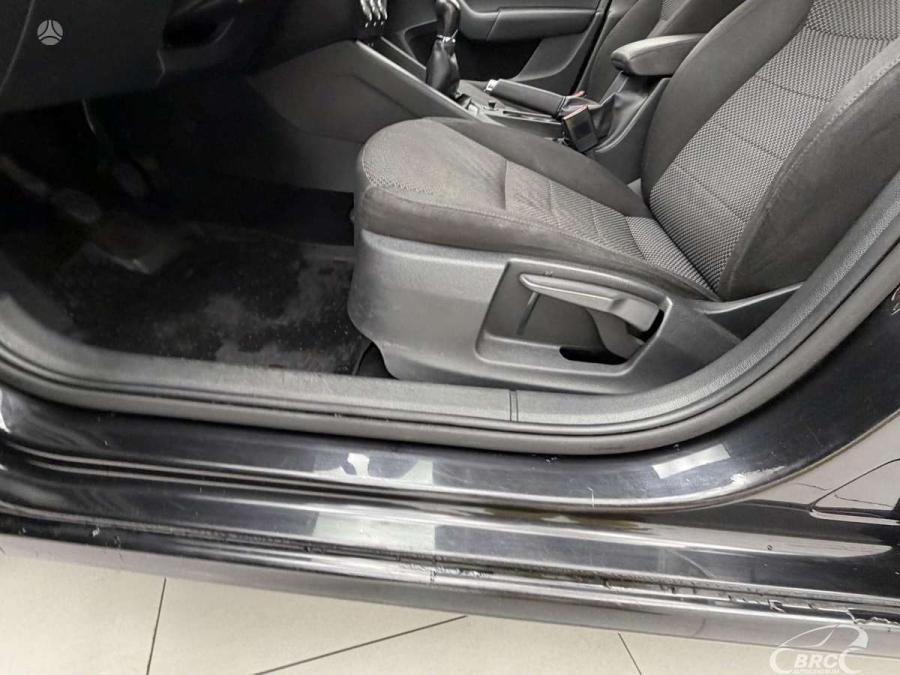 Melns Skoda Octavia 2017 Viļņa, ar dzinēja tilpumu 1.60 L un nobraukumu 202 tūkst. km par 6500 €, foto 23 vietnē AUTOMOTO.COM.LV