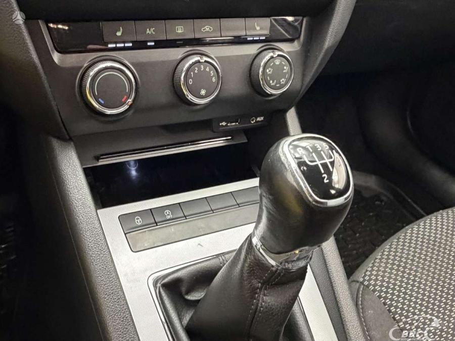 Melns Skoda Octavia 2017 Viļņa, ar dzinēja tilpumu 1.60 L un nobraukumu 202 tūkst. km par 6500 €, foto 26 vietnē AUTOMOTO.COM.LV