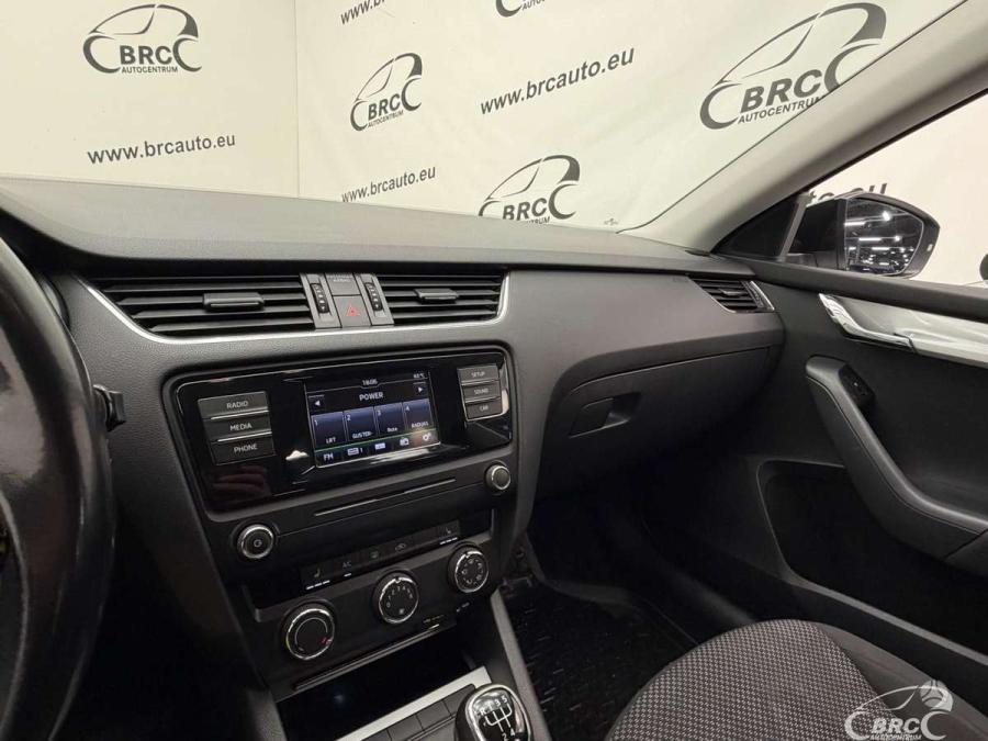 Melns Skoda Octavia 2017 Viļņa, ar dzinēja tilpumu 1.60 L un nobraukumu 202 tūkst. km par 6500 €, foto 27 vietnē AUTOMOTO.COM.LV