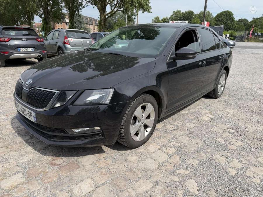 Melns Skoda Octavia 2019 Tauragė, ar dzinēja tilpumu 1.60 L un nobraukumu 165 tūkst. km par 9500 €, foto 1 vietnē AUTOMOTO.COM.LV