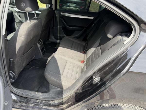 Melns Skoda Octavia 2019 Tauragė, ar dzinēja tilpumu 1.60 L un nobraukumu 165 tūkst. km par 9500 €, foto 9 vietnē AUTOMOTO.COM.LV