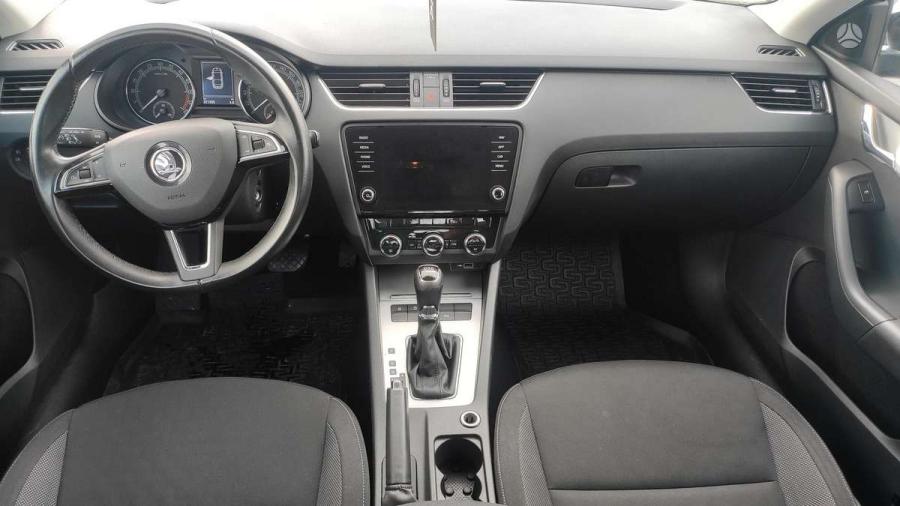 Black Skoda Octavia 2019 in Taurage, with an engine capacity of 1.60 L and mileage of 311 thousand km for 7990 €, photo 6 on AUTOMOTO.COM.LV