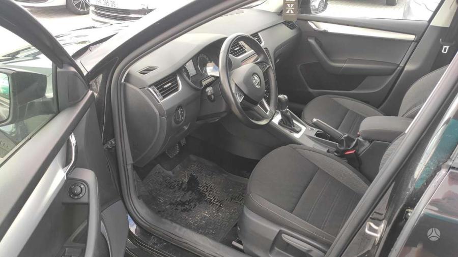 Black Skoda Octavia 2019 in Taurage, with an engine capacity of 1.60 L and mileage of 311 thousand km for 7990 €, photo 7 on AUTOMOTO.COM.LV