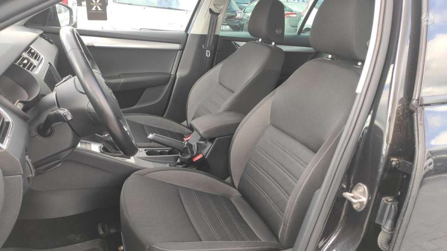 Black Skoda Octavia 2019 in Taurage, with an engine capacity of 1.60 L and mileage of 311 thousand km for 7990 €, photo 8 on AUTOMOTO.COM.LV