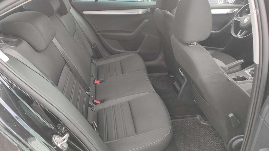 Black Skoda Octavia 2019 in Taurage, with an engine capacity of 1.60 L and mileage of 311 thousand km for 7990 €, photo 12 on AUTOMOTO.COM.LV