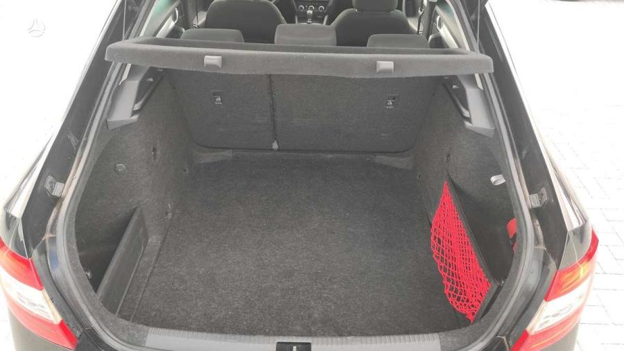 Black Skoda Octavia 2019 in Taurage, with an engine capacity of 1.60 L and mileage of 311 thousand km for 7990 €, photo 13 on AUTOMOTO.COM.LV
