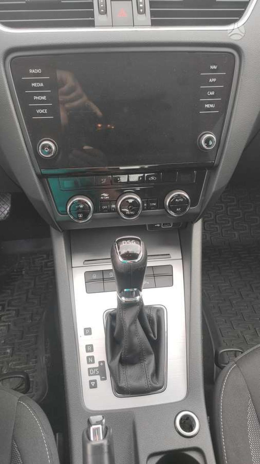 Black Skoda Octavia 2019 in Taurage, with an engine capacity of 1.60 L and mileage of 311 thousand km for 7990 €, photo 15 on AUTOMOTO.COM.LV