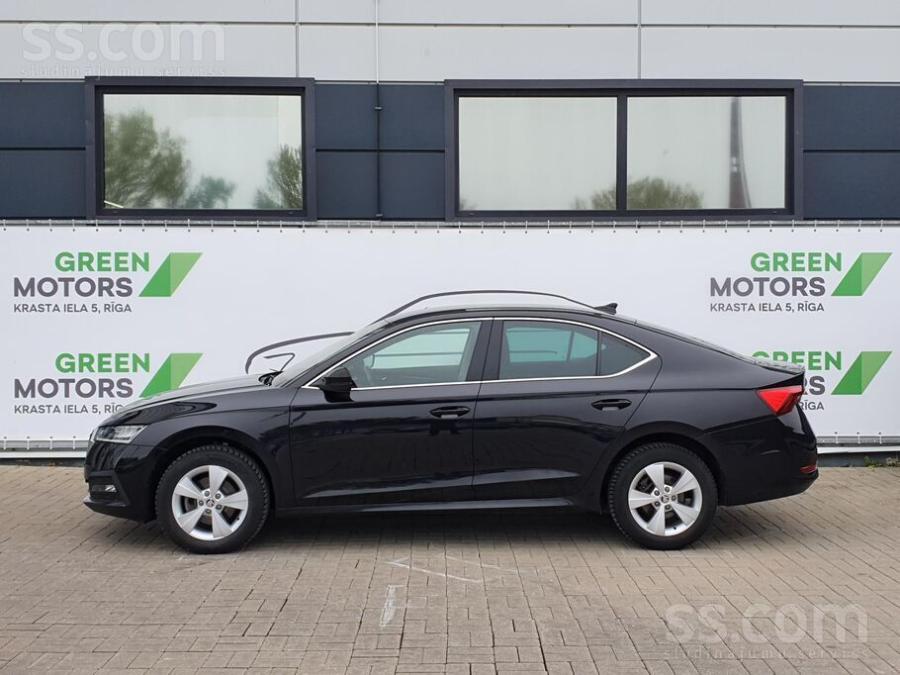 Black Skoda Octavia 2021 in Riga, with an engine capacity of 1.50 L and mileage of 102 thousand km for 17500 €, photo 3 on AUTOMOTO.COM.LV