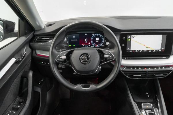 Black Skoda Octavia 2021 in Vilnius, with an engine capacity of 1.40 L and mileage of 145 thousand km for 22500 €, photo 9 on AUTOMOTO.COM.LV