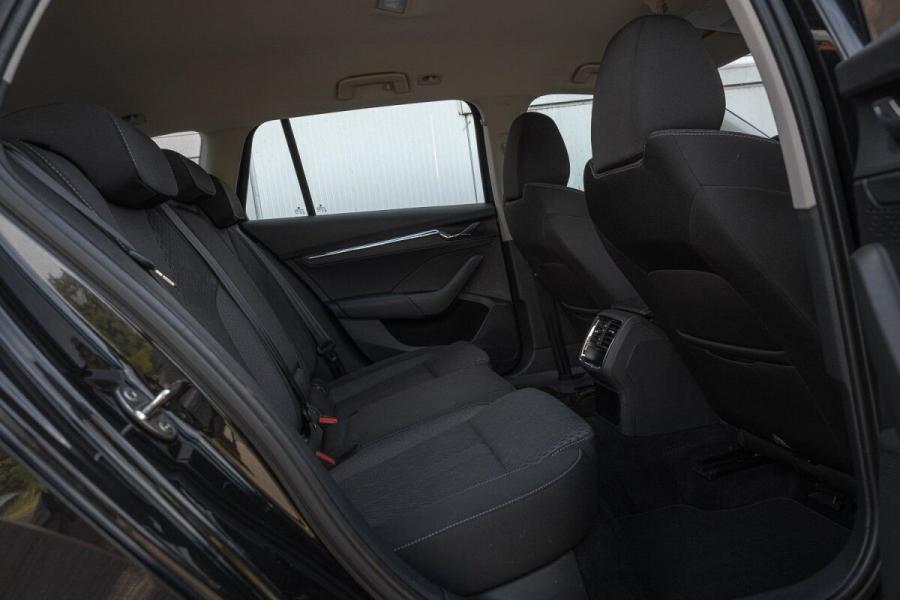 Melns Skoda Octavia 2022 Jelgava, ar dzinēja tilpumu 2.00 L un nobraukumu 169 tūkst. km par 17450 €, foto 11 vietnē AUTOMOTO.COM.LV