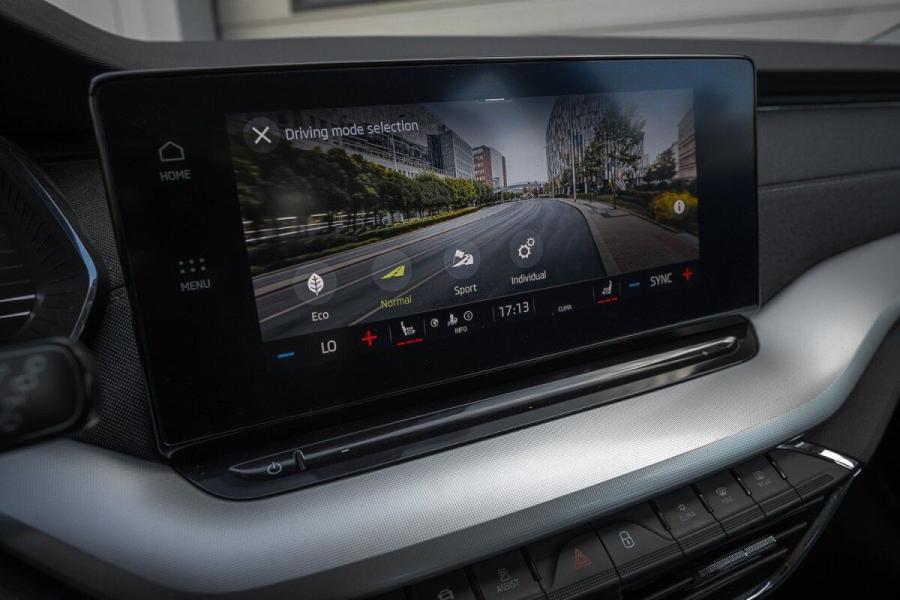 Melns Skoda Octavia 2022 Jelgava, ar dzinēja tilpumu 2.00 L un nobraukumu 169 tūkst. km par 17450 €, foto 19 vietnē AUTOMOTO.COM.LV