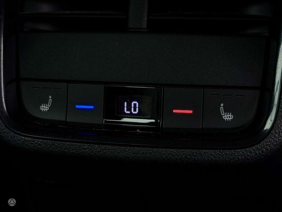 Black Skoda Octavia 2022 in Vilnius, with an engine capacity of 2.00 L and mileage of 218 thousand km for 16500 €, photo 20 on AUTOMOTO.COM.LV