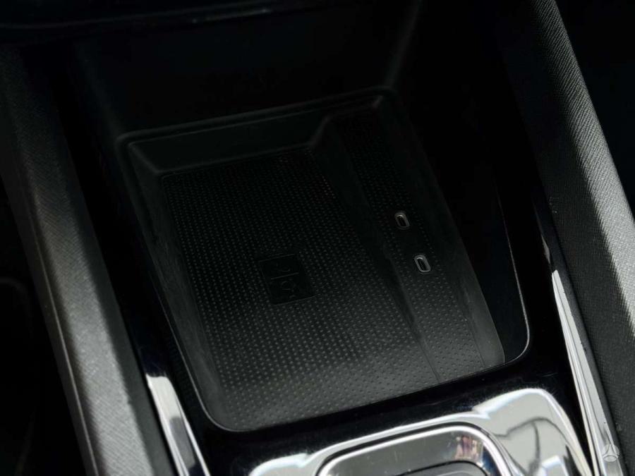 Black Skoda Octavia 2022 in Vilnius, with an engine capacity of 2.00 L and mileage of 218 thousand km for 16500 €, photo 25 on AUTOMOTO.COM.LV