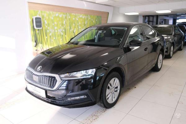 Black Skoda Octavia 2023 in Vilnius, with an engine capacity of 1.97 L and mileage of 33 thousand km for 21400 €, photo 1 on AUTOMOTO.COM.LV