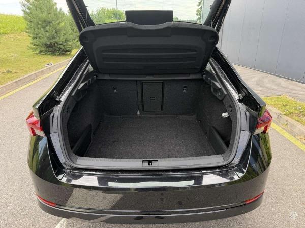 Black Skoda Octavia 2023 in Kaunas, with an engine capacity of 1.00 L and mileage of 214 thousand km for 12000 €, photo 8 on AUTOMOTO.COM.LV