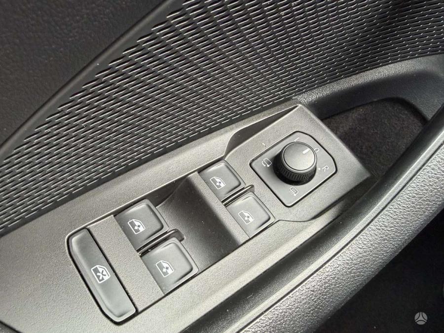Melns Skoda Octavia 2023 Kauņa, ar dzinēja tilpumu 1.00 L un nobraukumu 214 tūkst. km par 12000 €, foto 26 vietnē AUTOMOTO.COM.LV