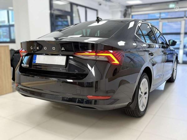 Black Skoda Octavia 2023 in Kaunas, with an engine capacity of 1.97 L and mileage of 162 thousand km for 15800 €, photo 5 on AUTOMOTO.COM.LV