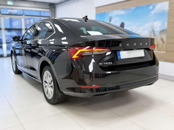 Black Skoda Octavia 2023 in Kaunas, with an engine capacity of 1.97 L and mileage of 162 thousand km for 15800 €, photo 6 on AUTOMOTO.COM.LV