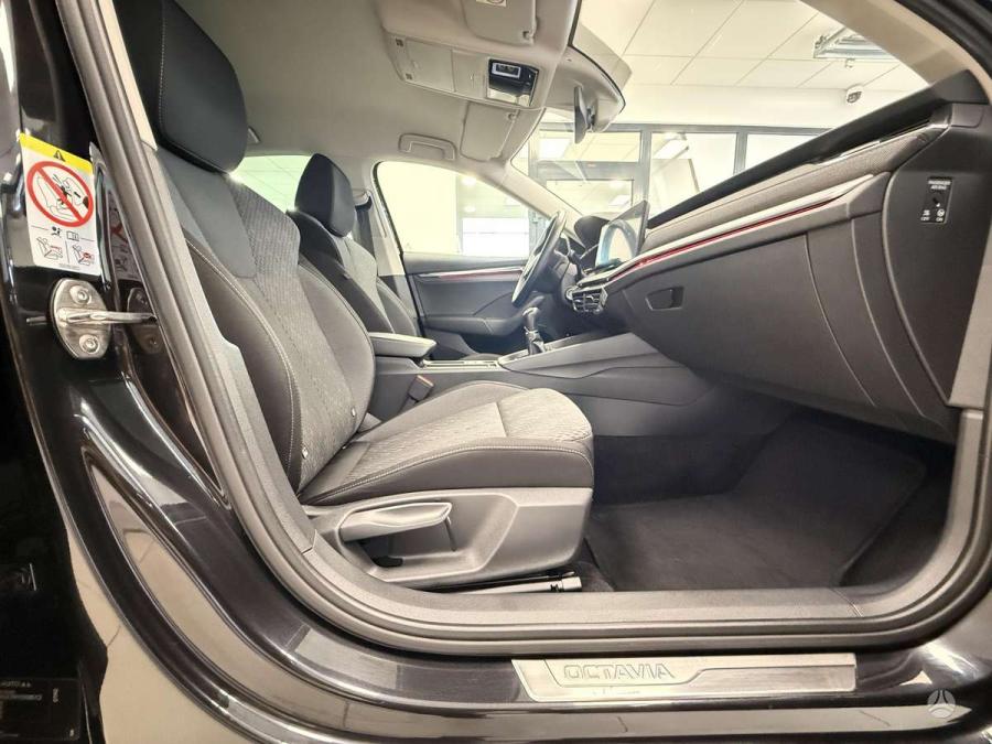 Черный Шкода Октавия 2023 в Каунас, объемом двигателя 1.97 л и пробегом 162 тыс. км за 15800 €, фото 21 на AUTOMOTO.COM.LV