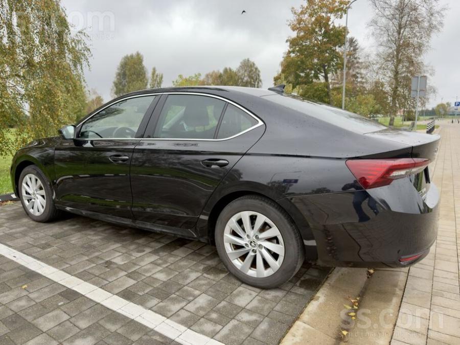 Black Skoda Octavia 2024 in Riga, with an engine capacity of 1.50 L and mileage of 38 thousand km for 21700 €, photo 3 on AUTOMOTO.COM.LV